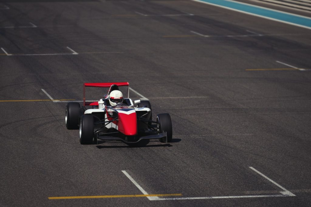 Are F1 Cars equipped with a clutch? - Thunder Alley Speed Park